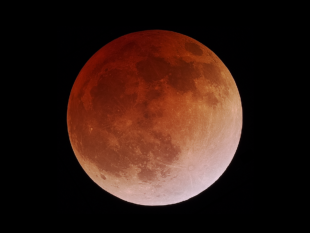 The Red Face of the Moon: image of the week – UK Space Agency blog